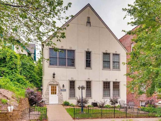 2 Bedroom Home for Rent at 2412 Harriet Ave #101, Minneapolis, MN 55405 Whittier