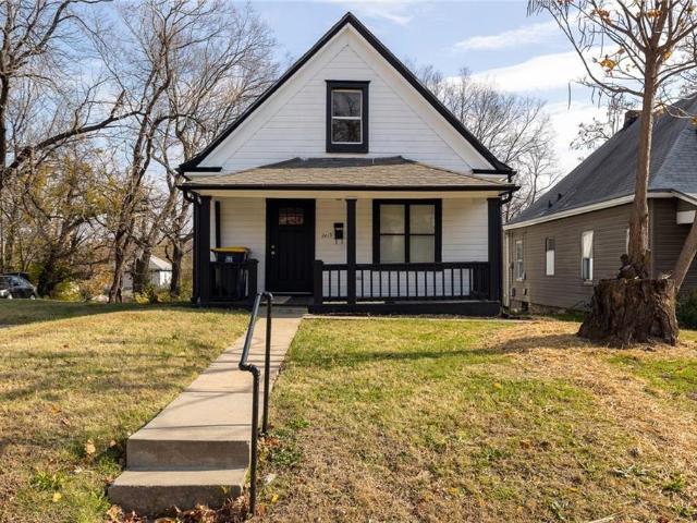 2 Bedroom Home for Rent at 2413 College Ave #1, Kansas City, MO 64127 Washington Weatley