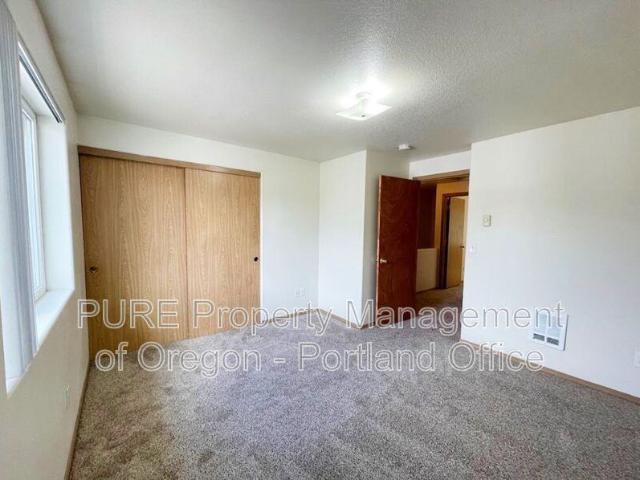 2 Bedroom Home for Rent at 2619 Se 125th Ave #2, Portland, OR 97236 Powellhurst Gilbert