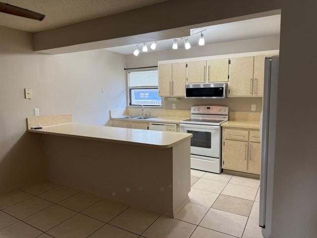 2 Bedroom Home for Rent at 2811 Sw Archer Rd, Gainesville, FL 32608