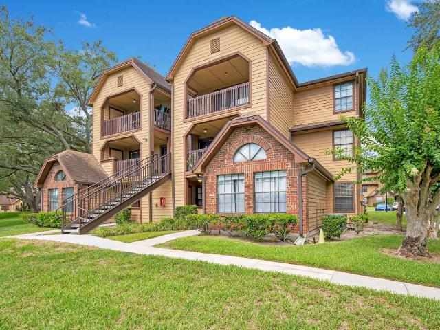 2 Bedroom Home for Rent at 305 Lakepointe Dr #1, Altamonte Springs, FL 32701