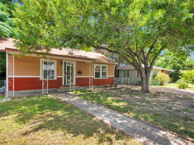 2 Bedroom Home for Rent at 317 Frost St, San Antonio, TX 78201 Los Angeles Heights Keystone