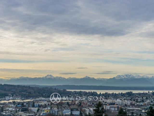 2 Bedroom Home for Rent at 322 N 53rd St, Seattle, WA 98103 Phinney Ridge