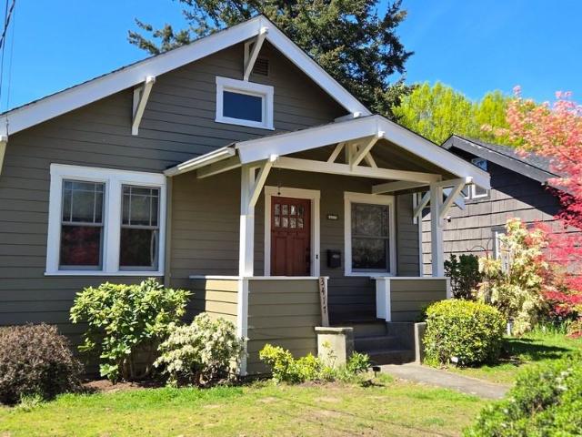 2 Bedroom Home for Rent at 3417 42nd Ave Sw, Seattle, WA 98116 North Admiral
