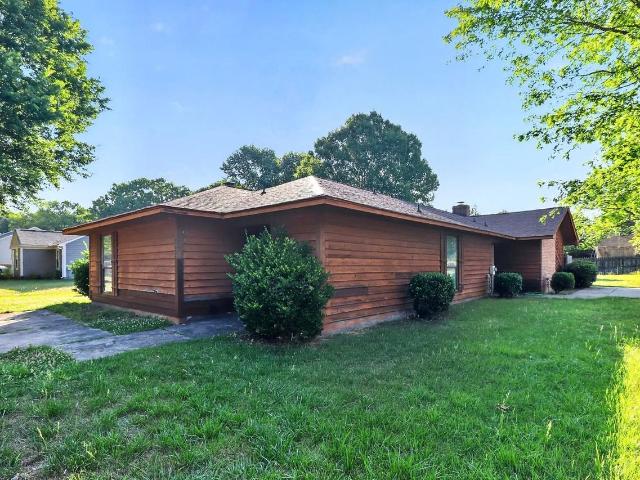 2 Bedroom Home for Rent at 3600 Cobbleridge Dr, Charlotte, NC 28215 Windsor Park
