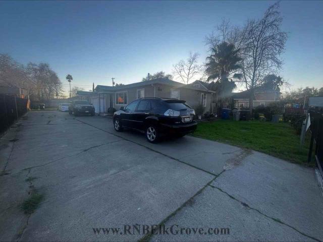 2 Bedroom Home for Rent at 3600 26th Ave #B, Sacramento, CA 95820 South Oak Park