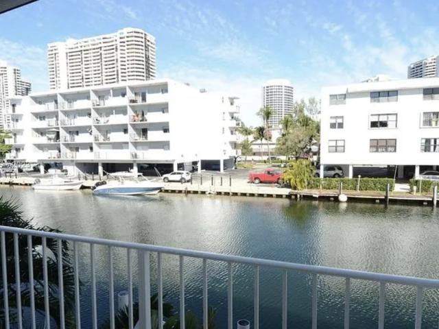 2 Bedroom Home for Rent at 3681 Ne 170th St #4, North Miami Beach, FL 33160 Eastern Shores