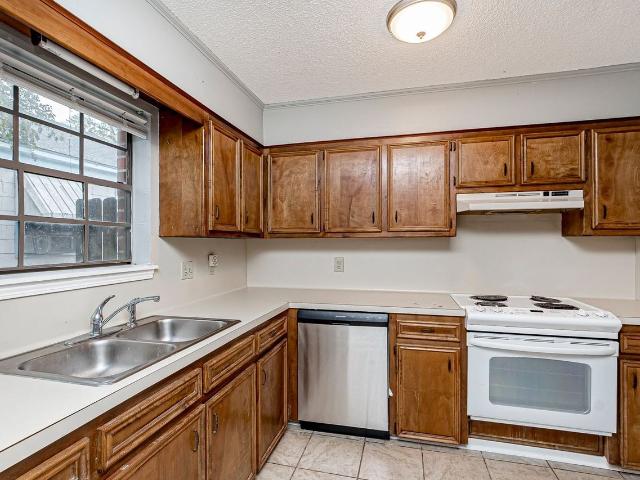 2 Bedroom Home for Rent at 3711 Cole Dr, Baton Rouge, LA 70806 Mid City South
