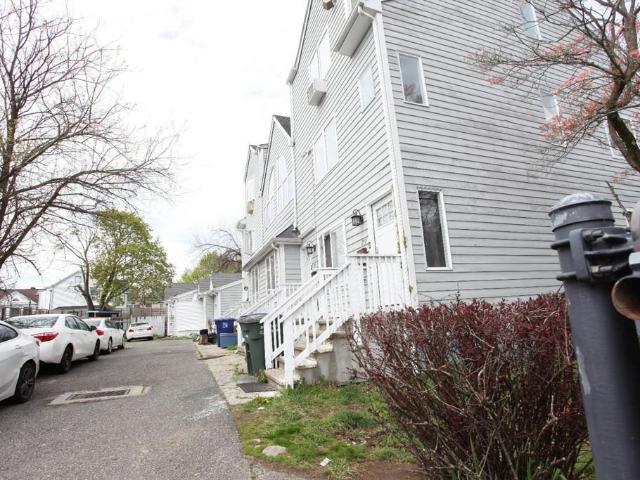 2 Bedroom Home for Rent at East Ave #253, Bridgeport, CT 06610 East End