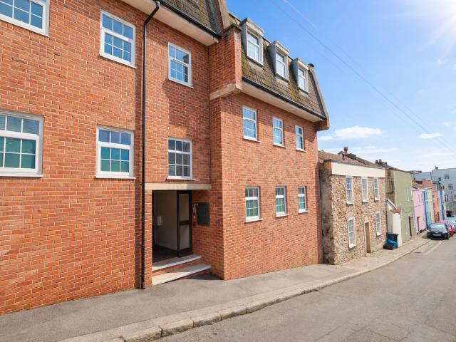 2 Bedroom Home – Professional Let