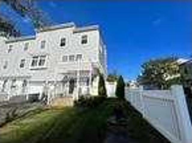 2 Bedroom Homes For Rent Arvene By The Sea New York