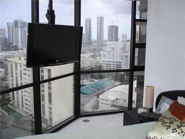 2 bedroom, Honolulu HI 96814 89070244