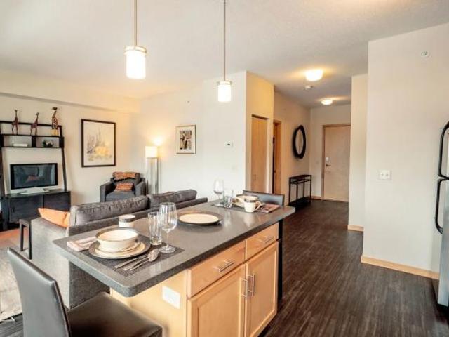 2 bedroom, Hopkins MN 55343 LS74358053