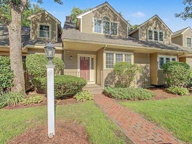 2 bedroom, Hopkinton MA 01748 104946935
