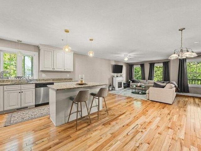 2 bedroom, Haverhill MA 01835 102592113