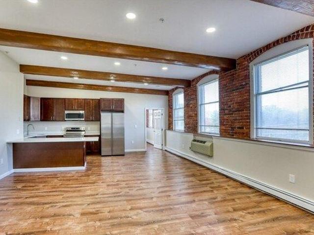2 bedroom, Haverhill MA 01832 102594965