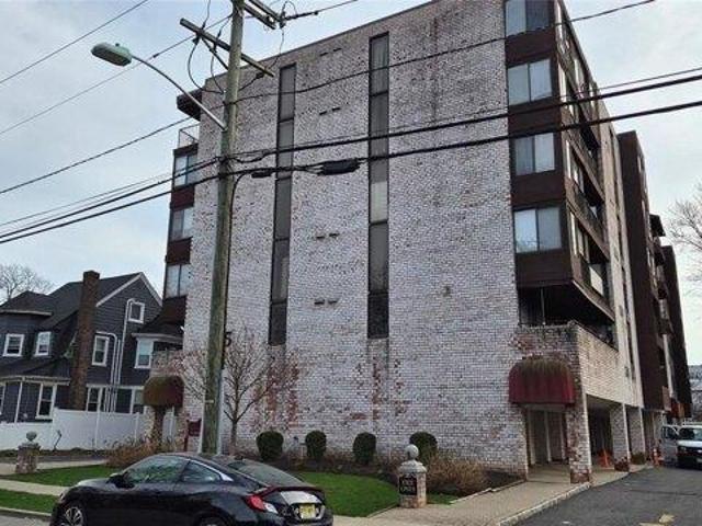 2 bedroom, Hackensack NJ 07601 102529842