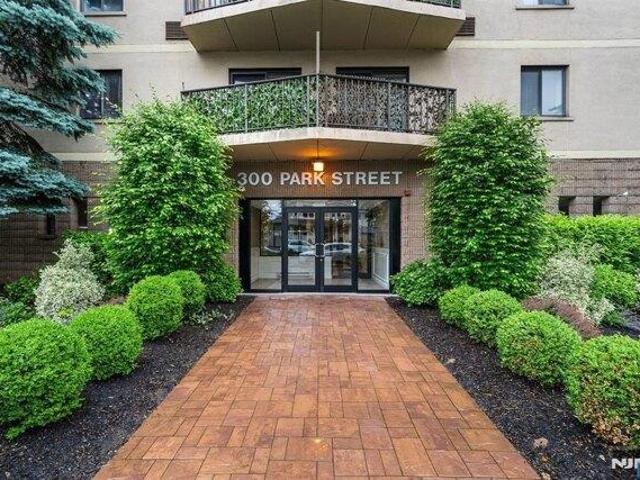 2 bedroom, Hackensack NJ 07601 104607998