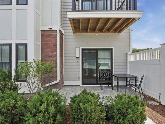 2 bedroom, Halifax MA 02338 104116106