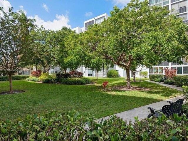 2 bedroom, Hallandale Beach FL 33009 88715558