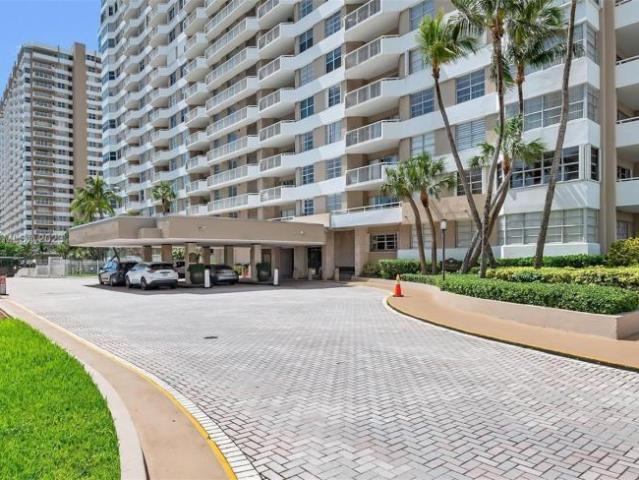 2 bedroom, Hallandale Beach FL FL 33009 102397667