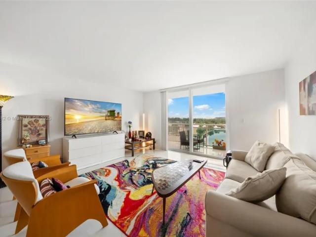 2 bedroom, Hallandale Beach Fl FL 33009 102399186