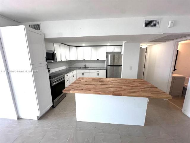 2 bedroom, Hallandale FL 33009 86212886