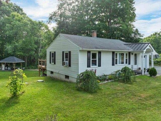 2 bedroom, Hampstead NH 03826 104238060