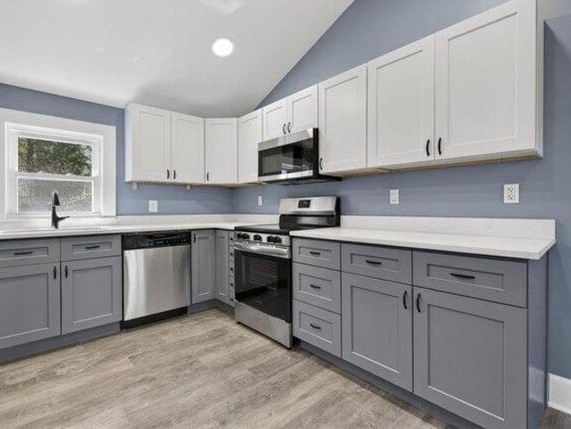 2 bedroom, Hampstead NH 03841 102061500