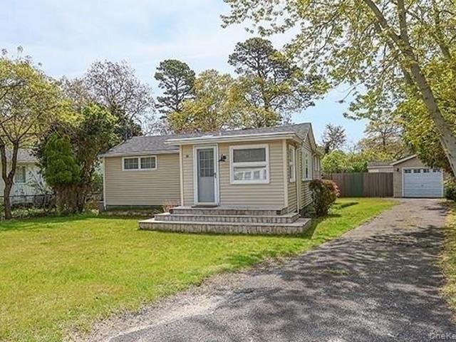 2 bedroom, Hampton Bays NY 11946 103601325