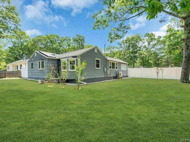 2 bedroom, Hampton Bays NY 11946 103622144