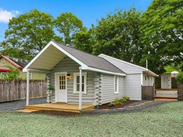 2 bedroom, Hanson MA 02341 105124900