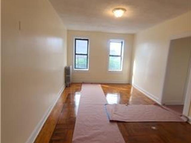2 bedroom hardwood floors updated bathroom