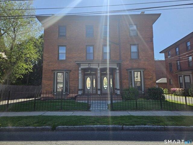 2 bedroom, Hartford CT 06105 102446167