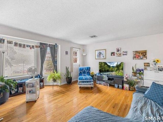 2 bedroom, Hartford CT 06114 104542120