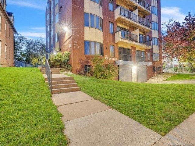 2 bedroom, Hartford CT 06114 102063884