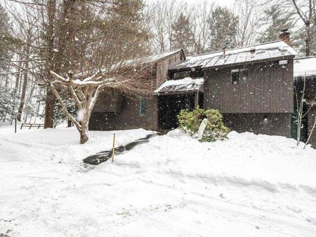 2 bedroom, Hartford VT 05059 101998979