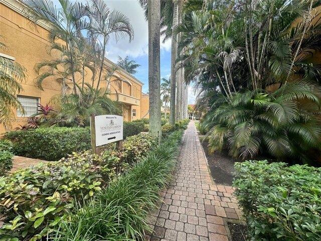 2 bedroom, Hialeah FL 33015 92118353