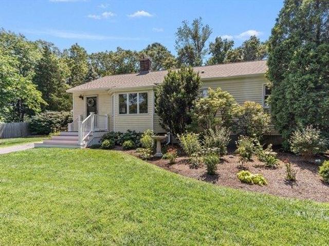 2 bedroom, Hingham MA 02043 102592688