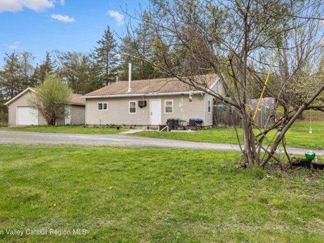 2 bedroom, Hudson NY 12534 103620469