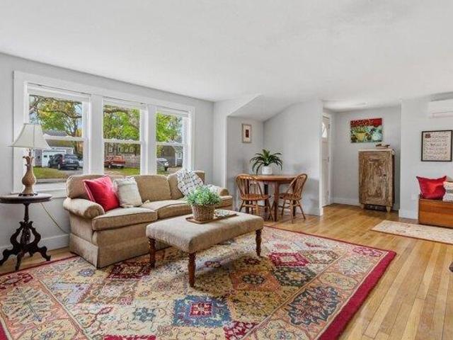 2 bedroom, Hyannis MA 02601 105092298
