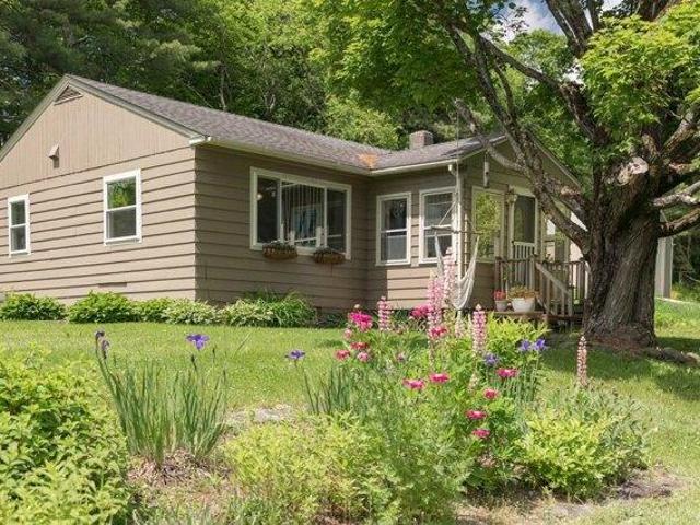 2 bedroom, Hyde Park VT 05655 104542287