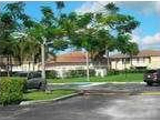 2 bedroom in Coral Springs FL 33071