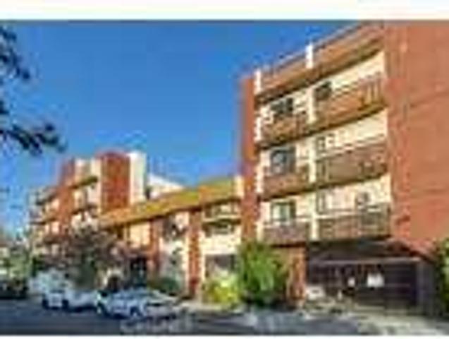 2 bedroom in Canoga Park CA 91304