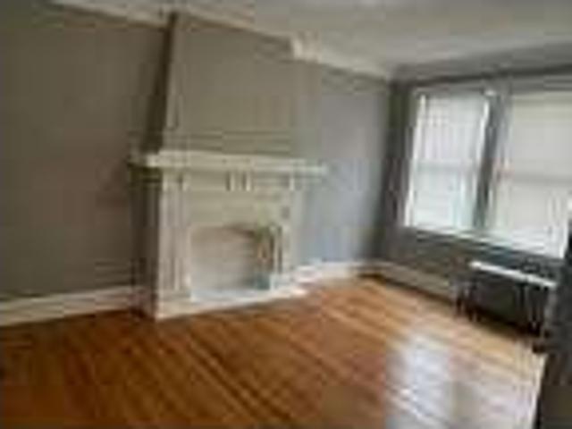 2 bedroom in Chicago IL 60649