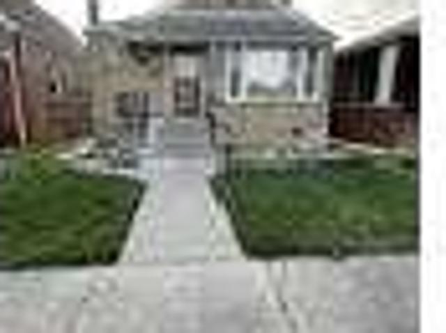 2 bedroom in Chicago IL 60617