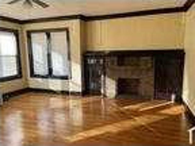 2 bedroom in Chicago IL 60620