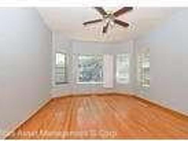 2 bedroom in Chicago IL 60629
