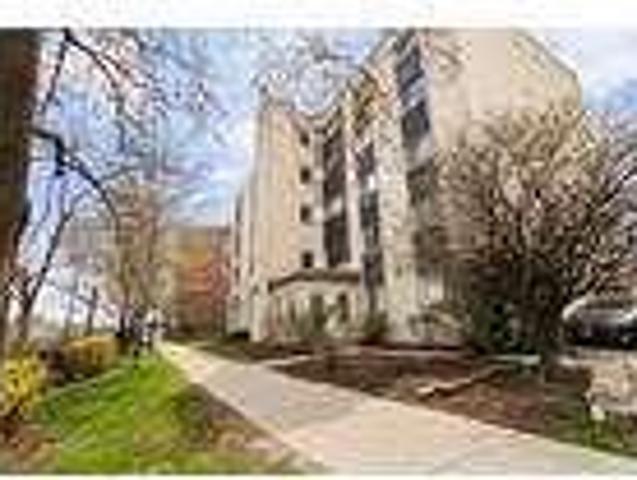 2 bedroom in Chicago IL 60630