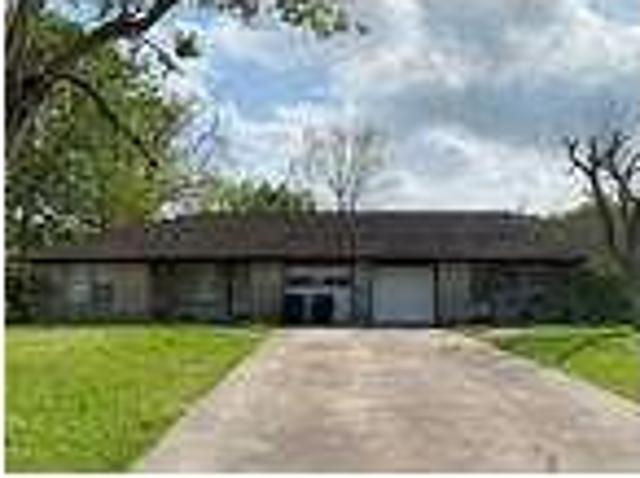 2 bedroom in Alvin TX 77511